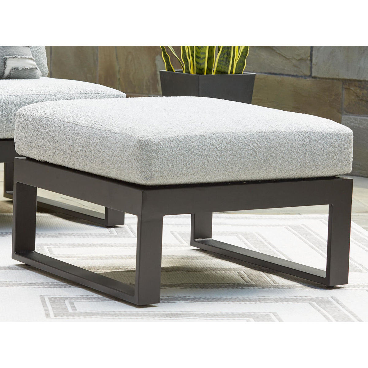 Beachloft 4 Piece Outdoor Sectional - Black/Gray | Dufresne Furniture ...