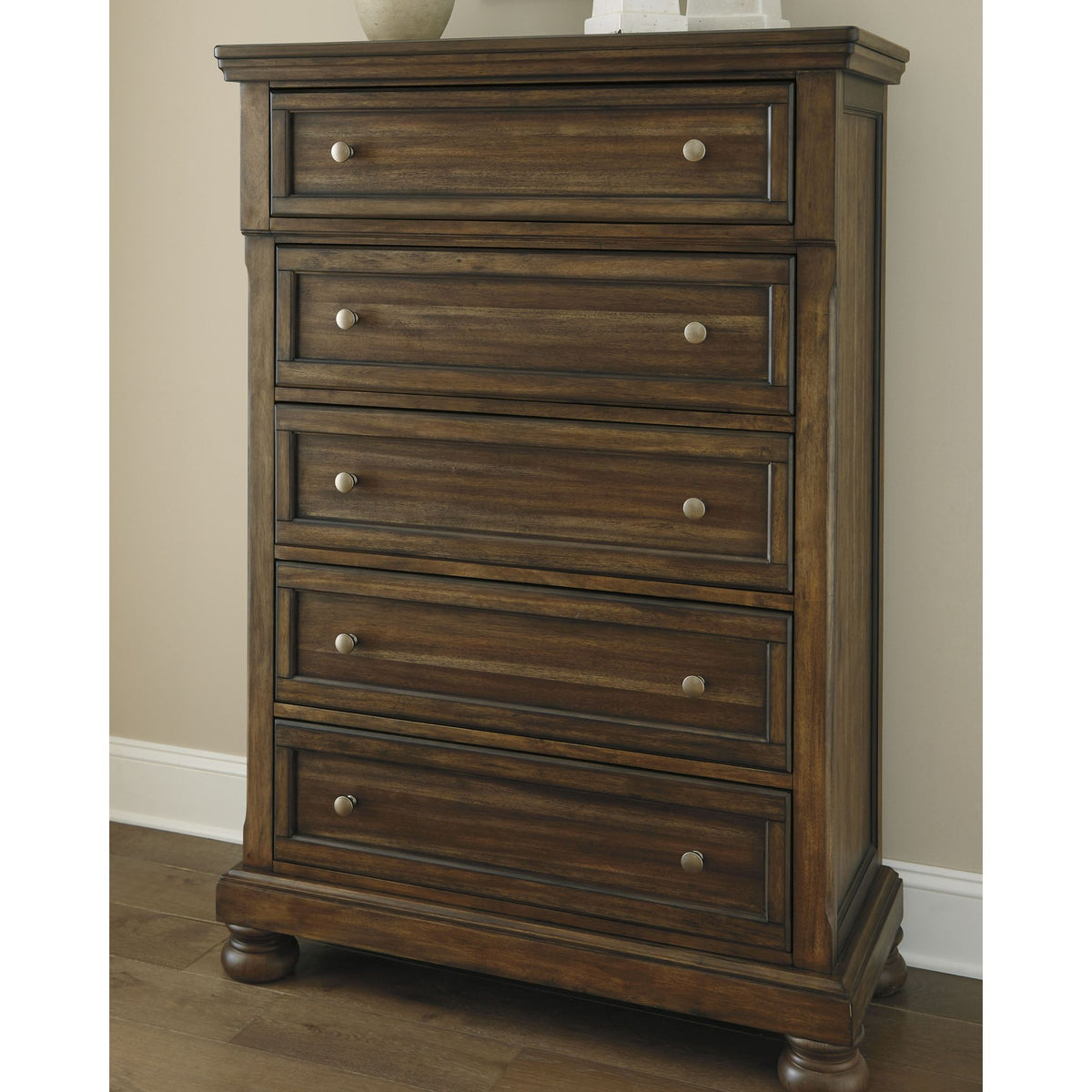 Flynnter Chest - Medium Brown | Dufresne Furniture and Appliances