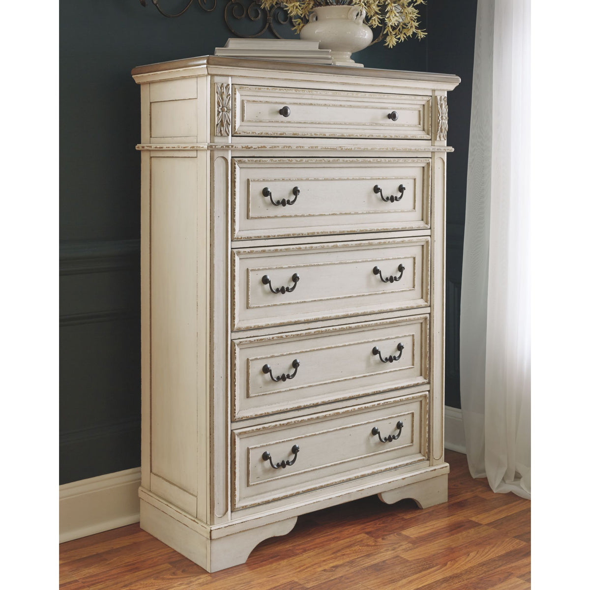 Realyn Chest - White | Dufresne Furniture and Appliances